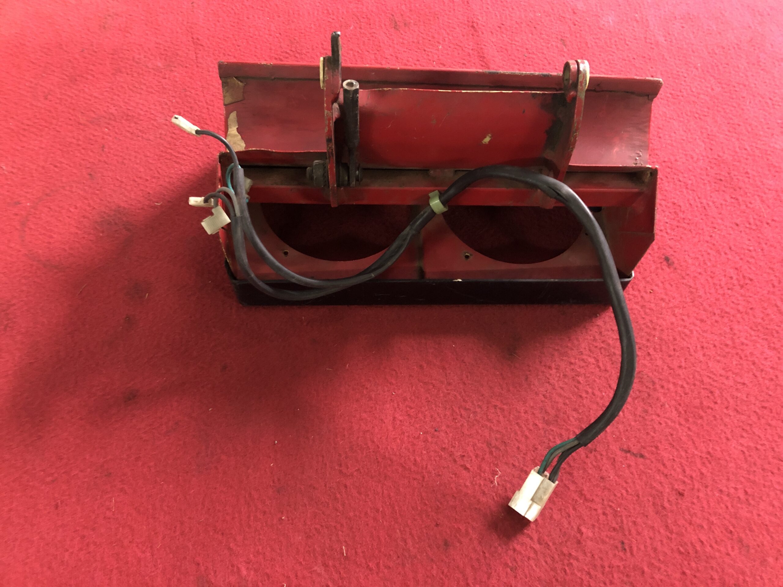 Ferrari 308 GT4 headlight housing - e-jumble.com