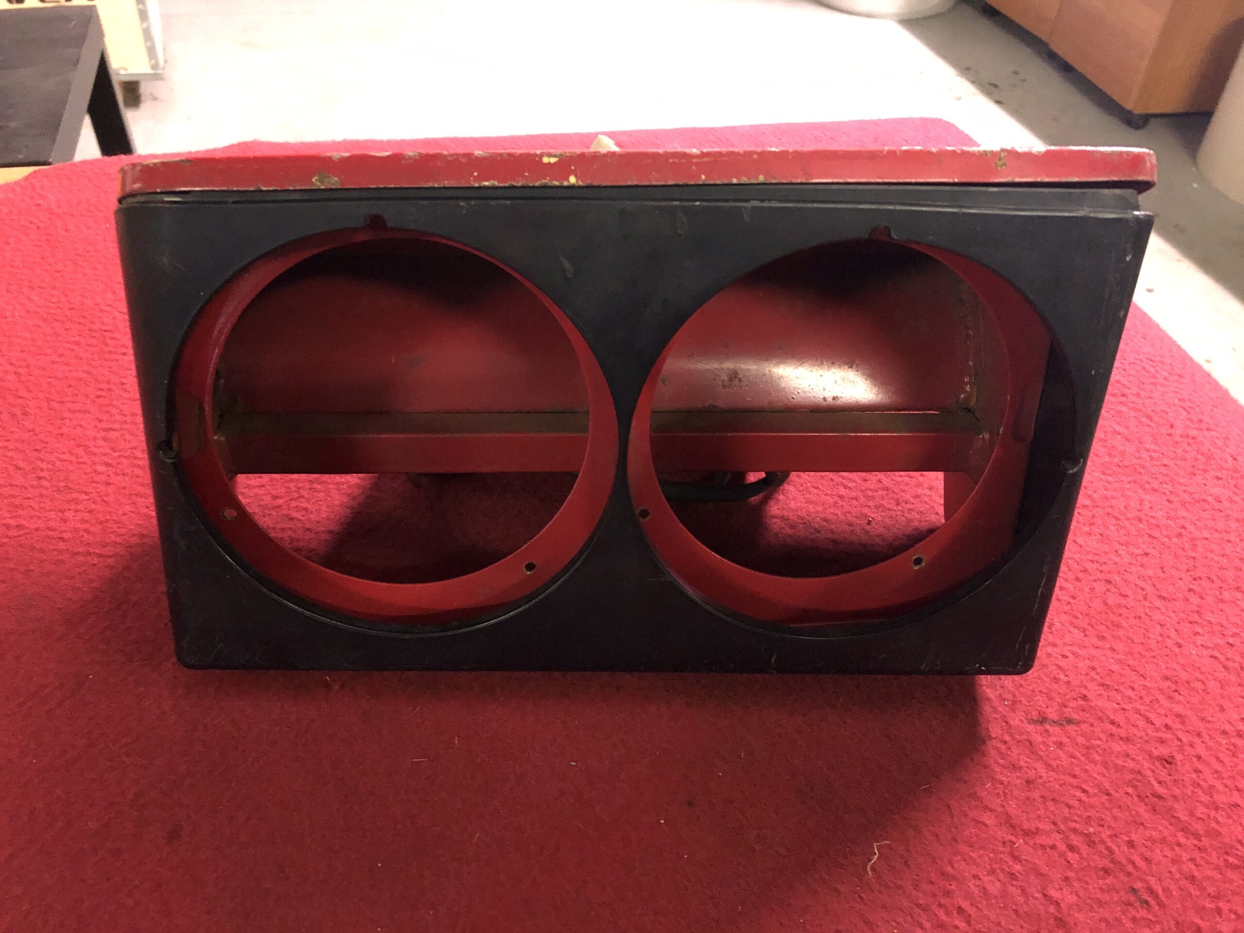 Ferrari 308 GT4 headlight housing #162-1 - e-jumble.com
