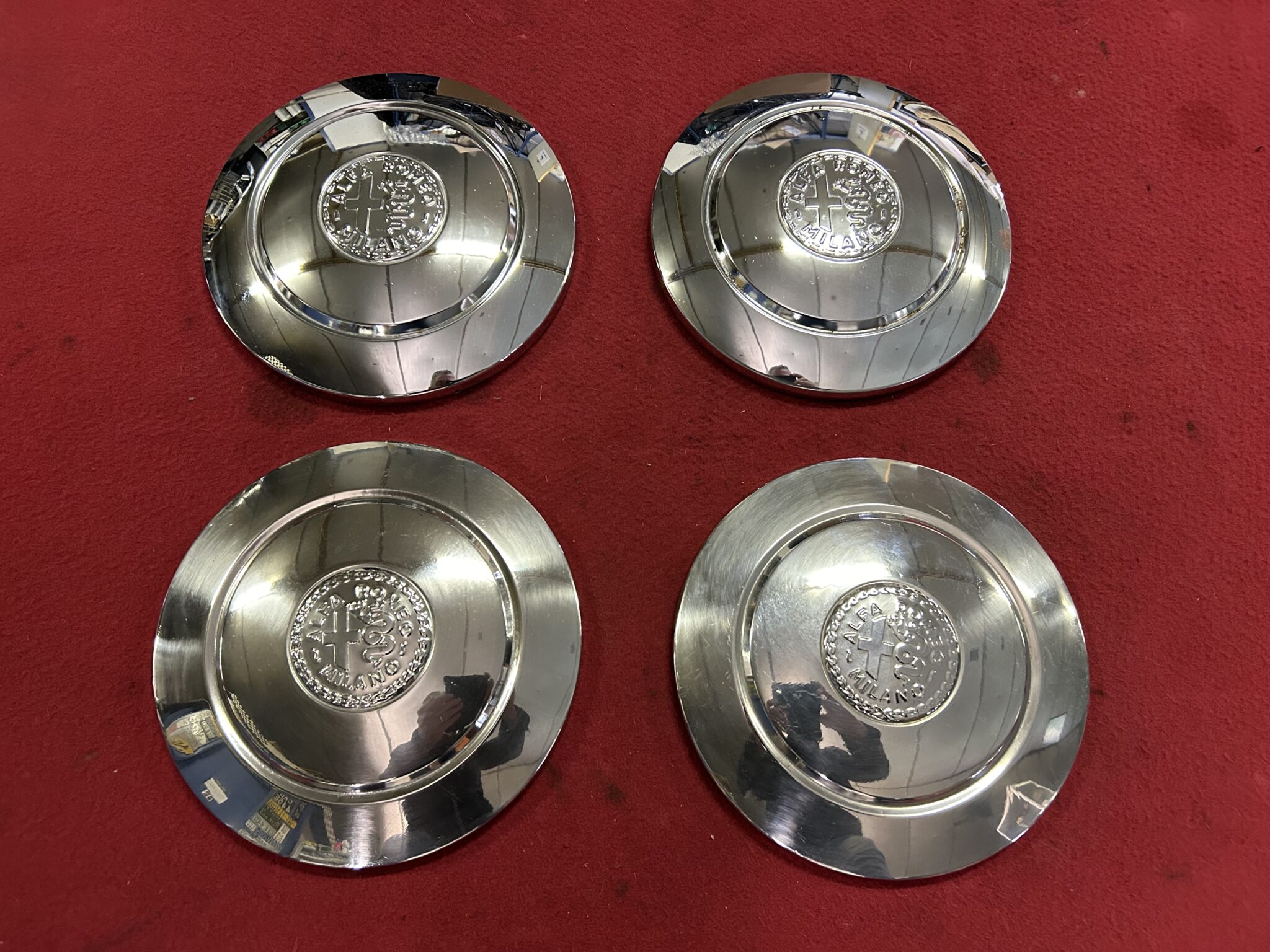 Alfa Romeo Giulia & Spider 1st series set of hubcaps #459 - e-jumble.com