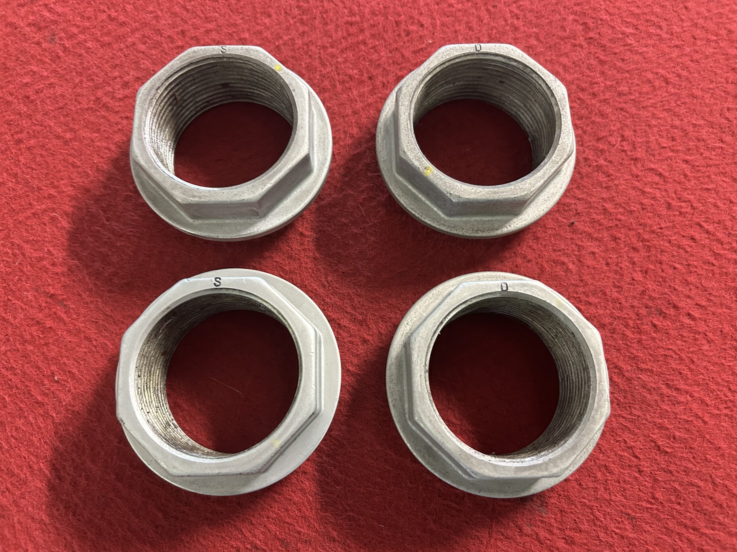 Competition set center lock nuts #1198 - e-jumble.com