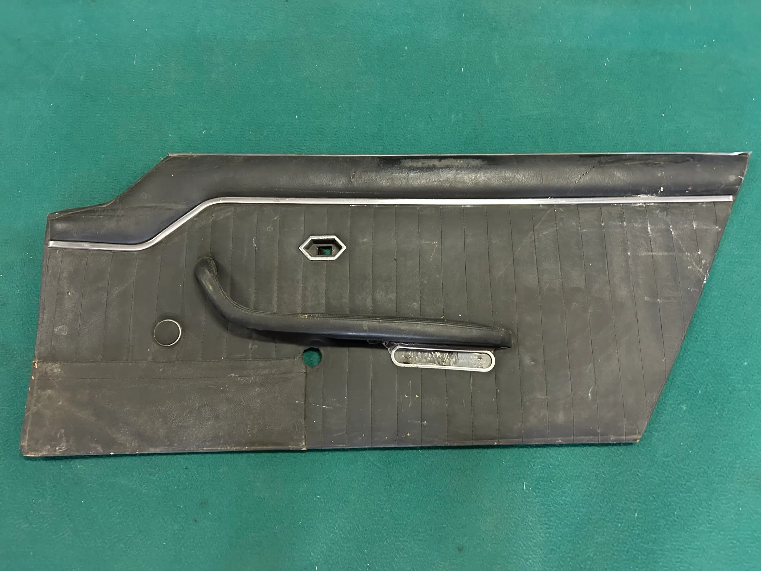 Ferrari 365 GT 2+2 door panel #177-2 - e-jumble.com